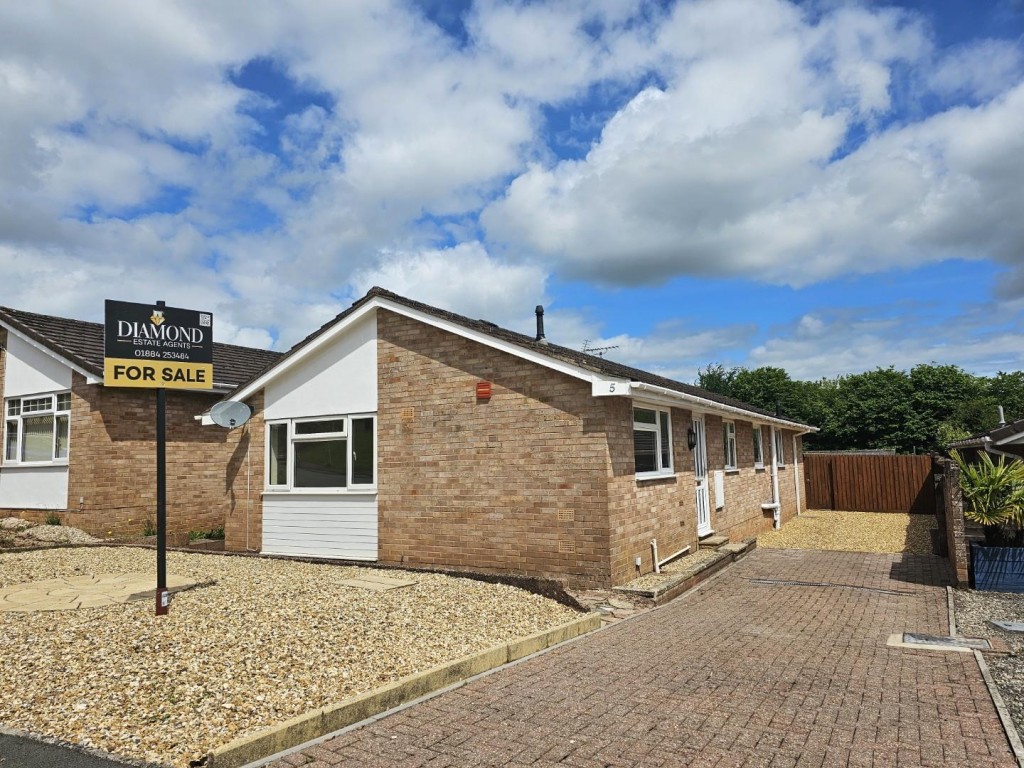 Carew Road, TIVERTON, 4 bedroom, House - Detached
